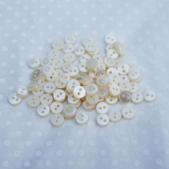 10 Tiny Doll Buttons - CoolCrafting